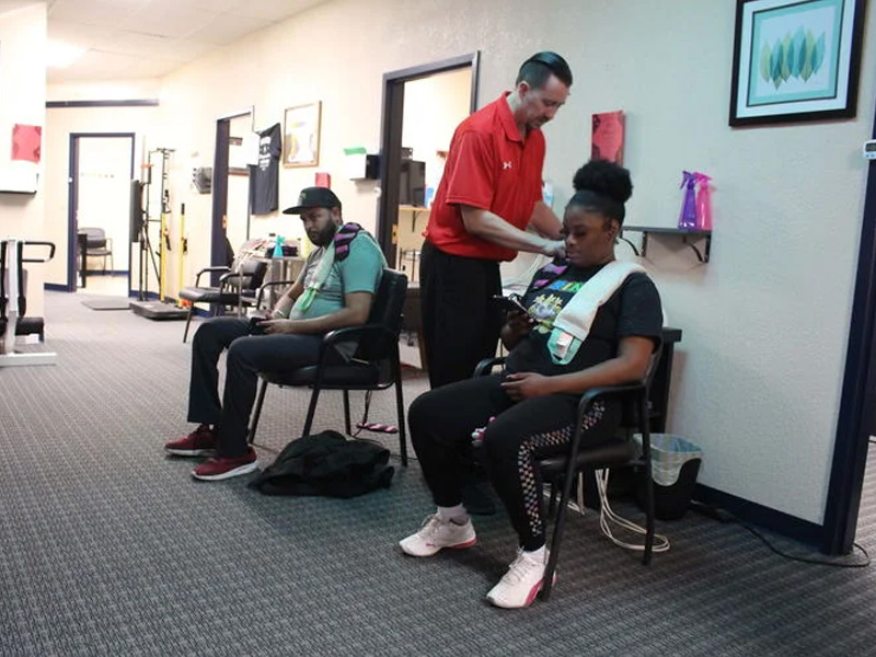 Shoulder Pain - Heuser Chiropractic - Colorado Springs CO